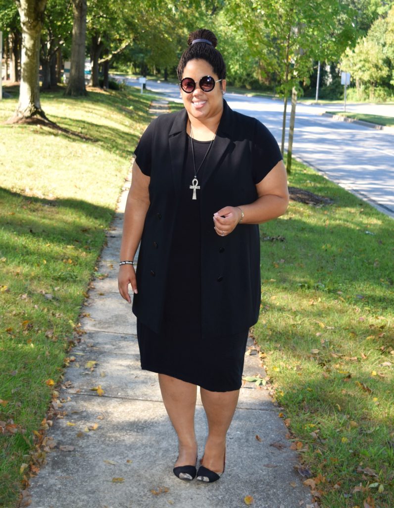 Styling an All Black Outfit + 3 Ways to Simplify Your Wardrobe